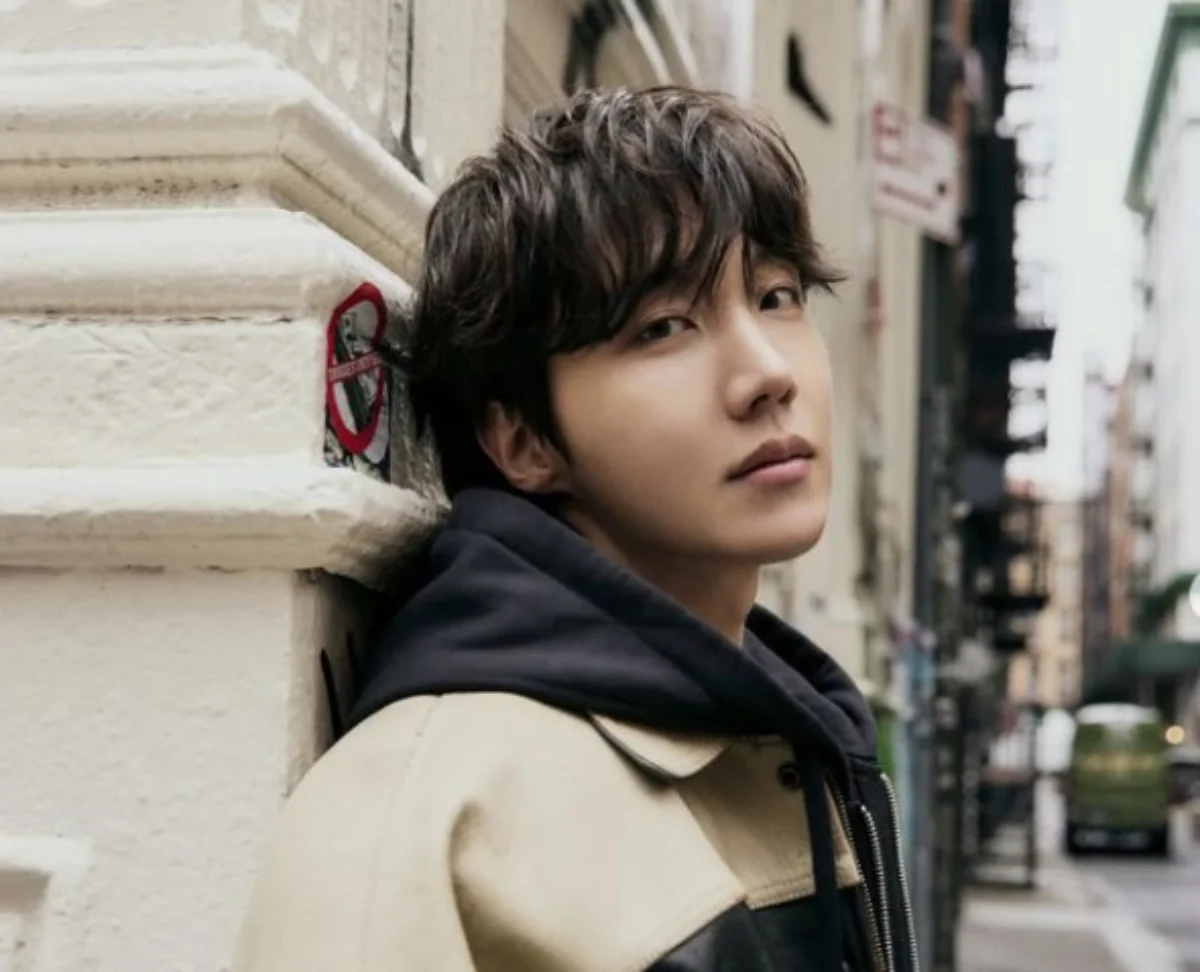 Album Terbaru J-Hope BTS 2024 Ada 6 Lagu, Kapan Dirilis? – Kurasimedia.com