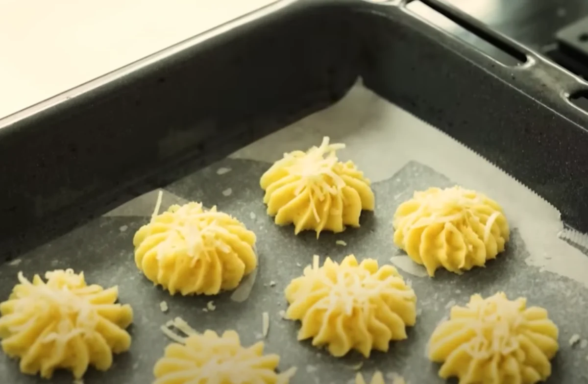 Resep Kue Lebaran 2024: Kue Semprit Keju yang Super Lumer di Mulut ...