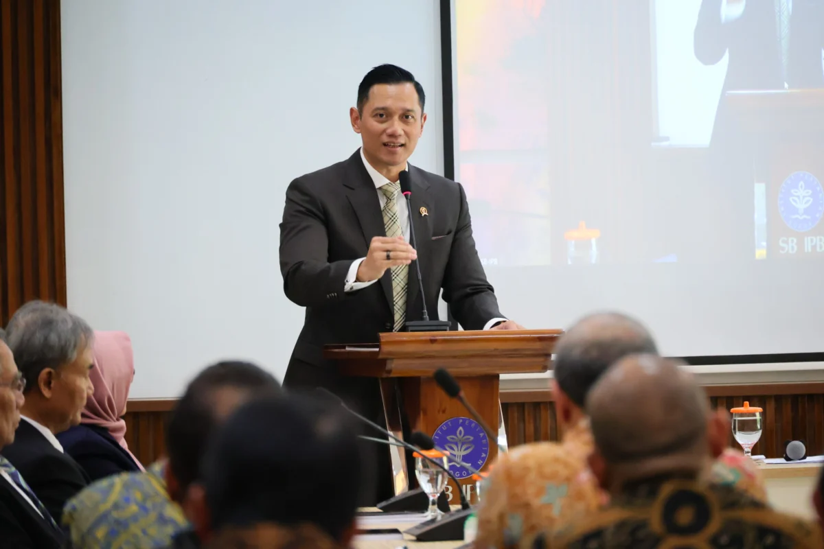 Menteri AHY Hadiri Ujian Terbuka Program Doktoral Dirjen PPTR – Kurasimedia.com