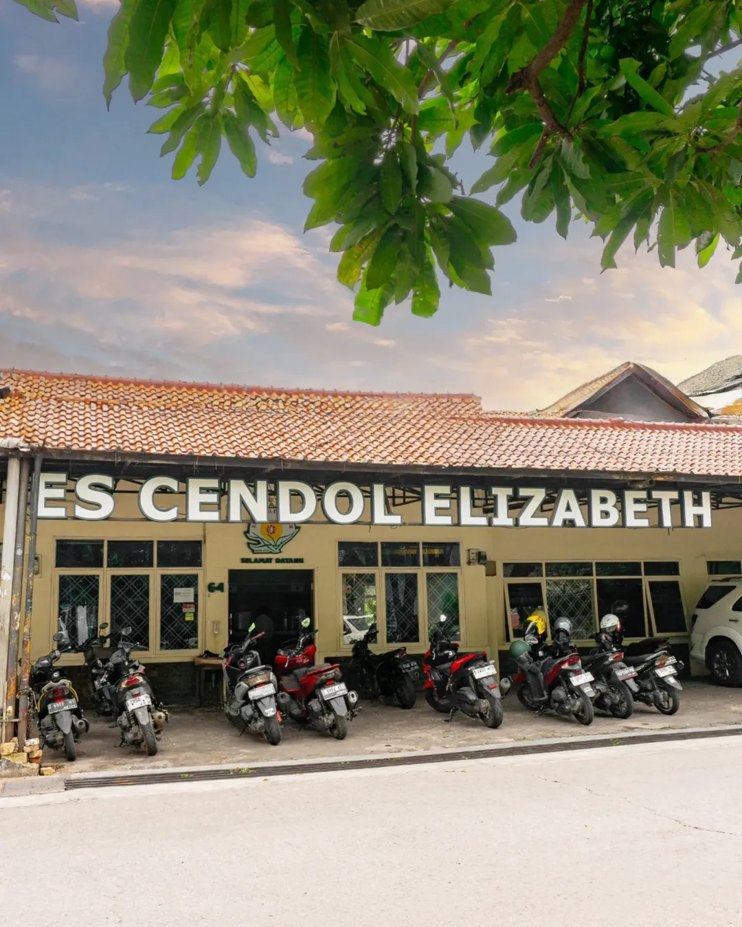 Dari Kaki Lima Jadi Legenda: Kisah Sukses Es Cendol Elizabeth ...