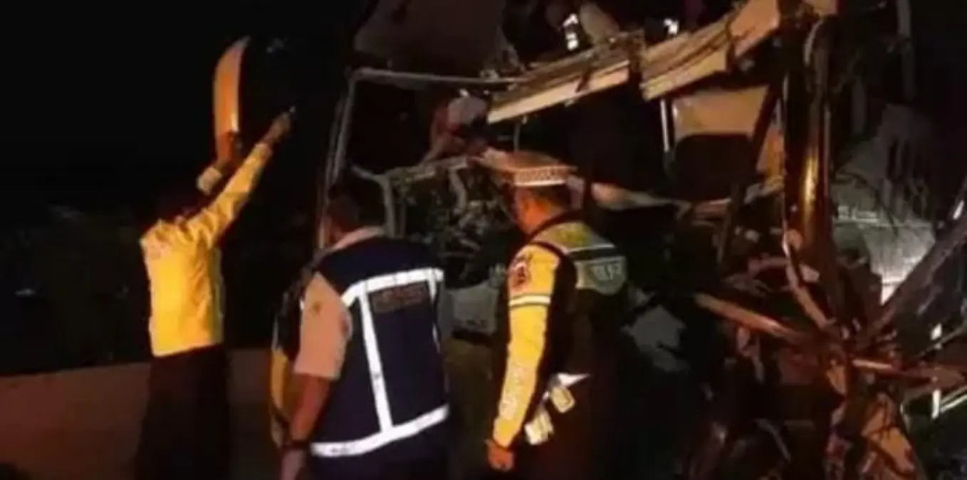 Kronologi Kecelakaan Bus dan Truk Terjadi di Tol Cipularang, 5 Luka dan 1 Tewas – Kurasimedia.com