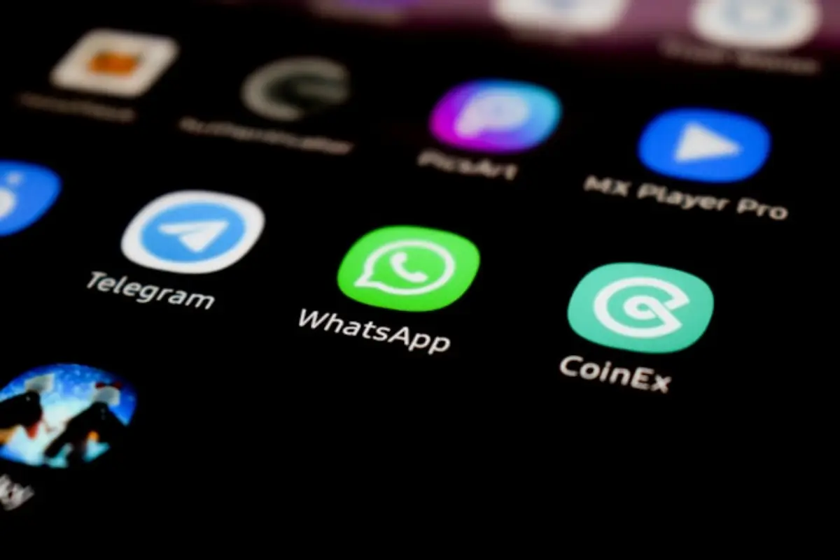 Terbaru! Ini Tutorial Kirim Live Photo WhatsApp di iOS dan Android ...